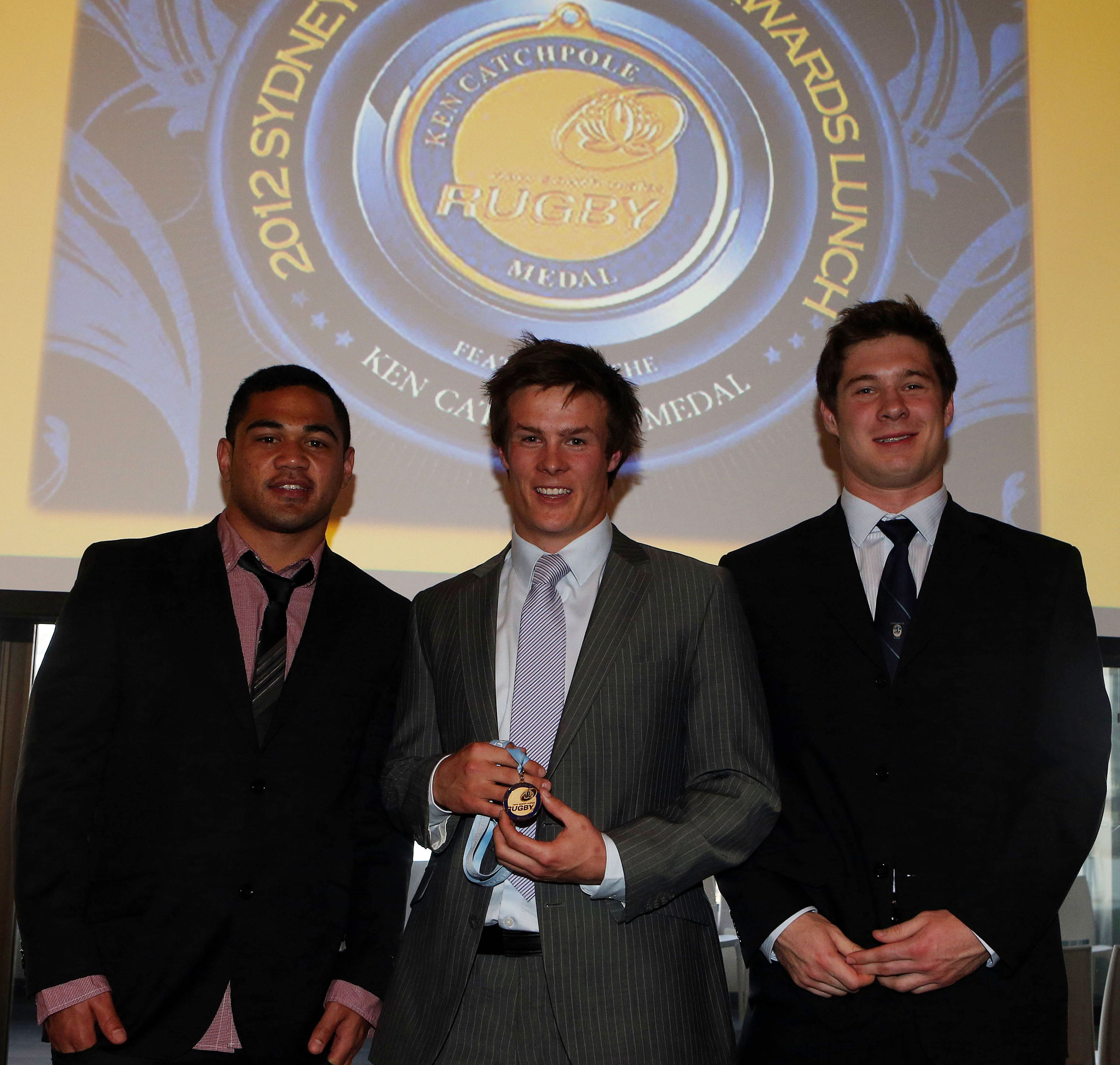 Captain Cox raises the bat for the Two Blues | Behind the Ruck